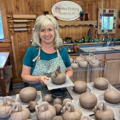 Thomas Pottery – Potters' Pumpkin Patch